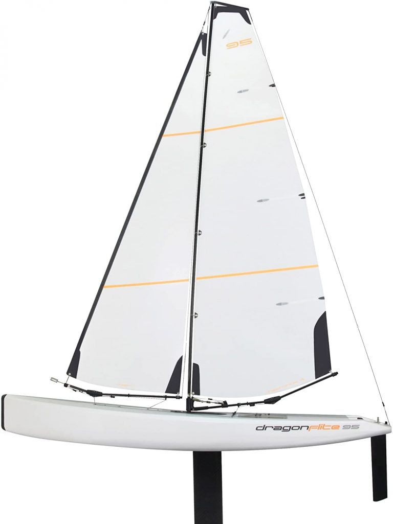 5 Best RC Sailboats [2021 Reviews] - Speedworld Raceway