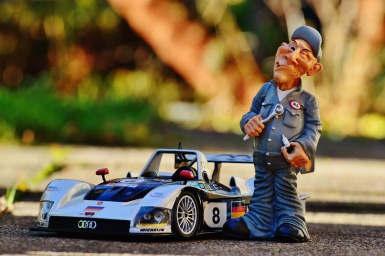 100mph and 200mph RC Cars - Speedworld Raceway